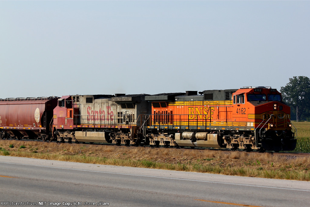 BNSF 4162 heads up the 836 local sb.